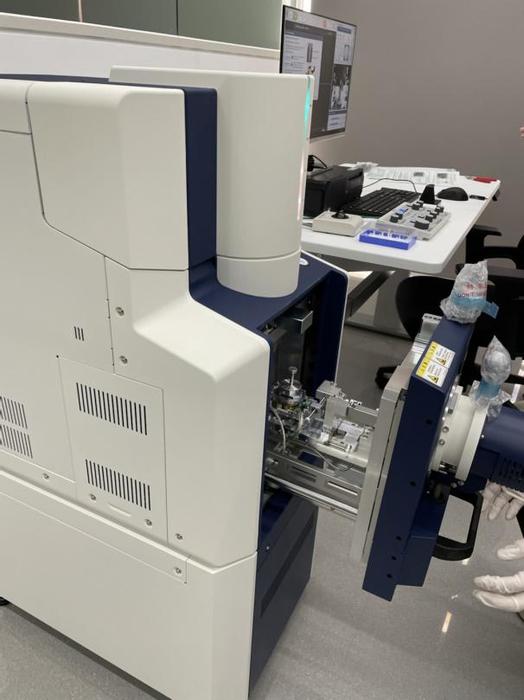 助力！！XX研究院 扫描电镜助力材料表面及成分研究 - 深圳市矢量科学仪器有限公司